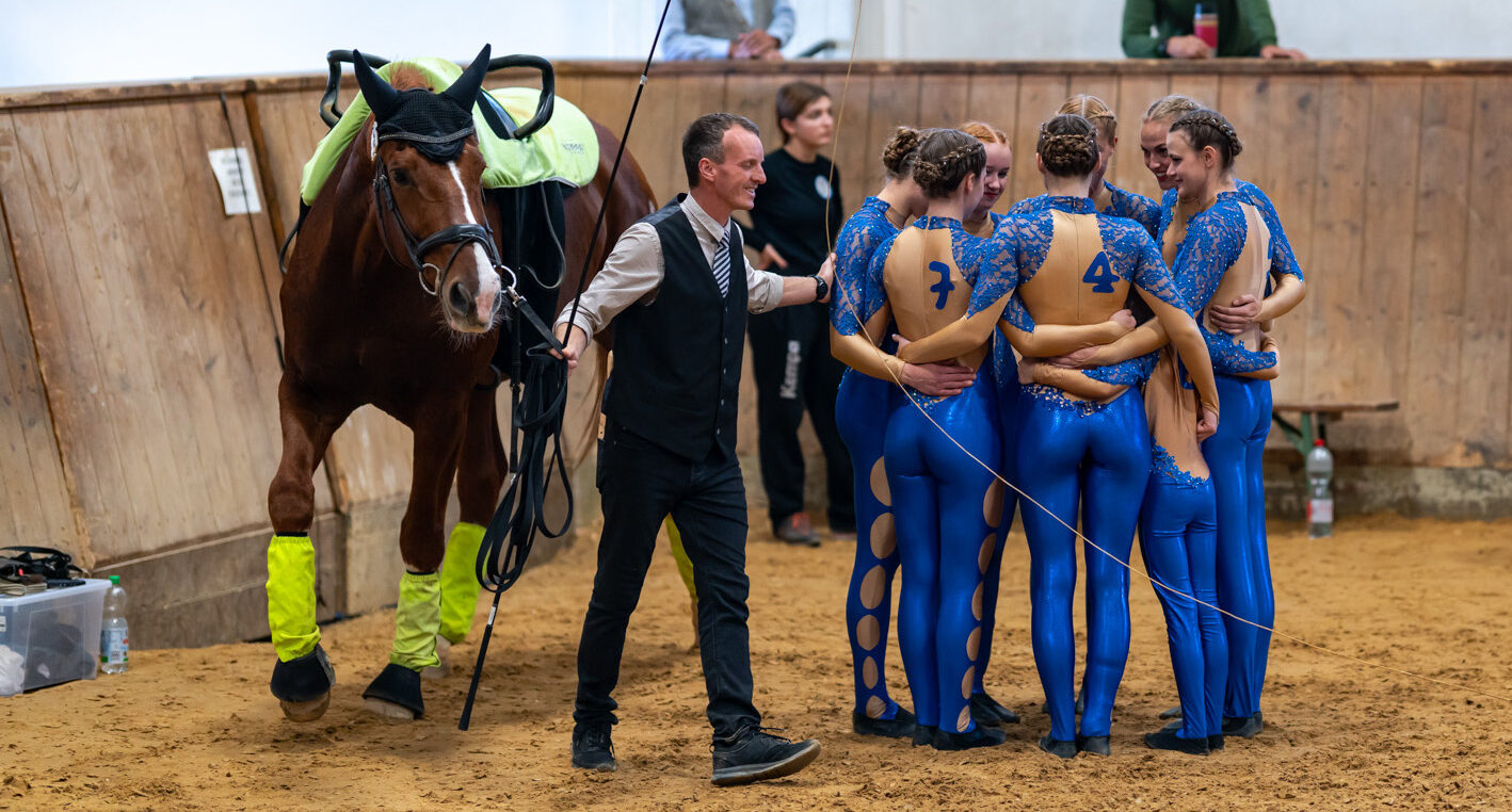 Vaulting Team Rituals Part I | Vaulting World